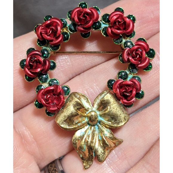Avon | Jewelry | Vintage Avon Rose Wreath Brooch | Poshmark